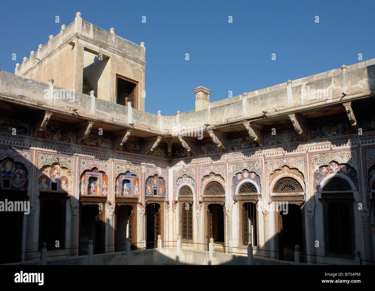 courtyard of old merchants house or haveli in nawalgarh Stock Photo - Alamy