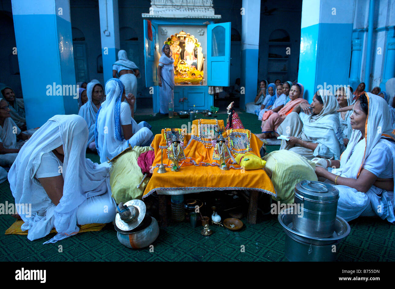 India Vrindavan the Sri Bagwan Bhajan Ashram for Widows Stock Photo - Alamy