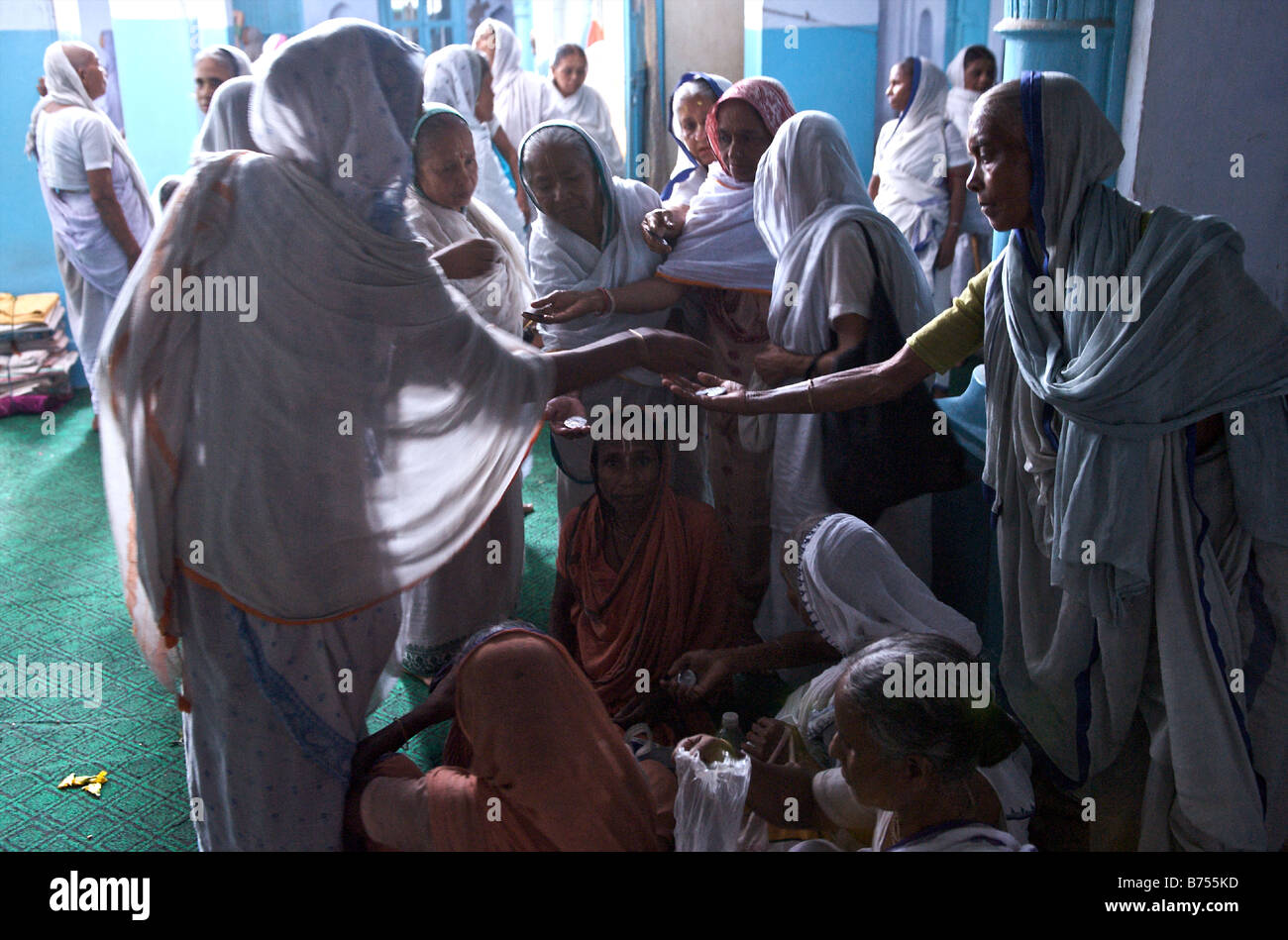 India Vrindavan the Sri Bagwan Bhajan Ashram for Widows Stock Photo - Alamy