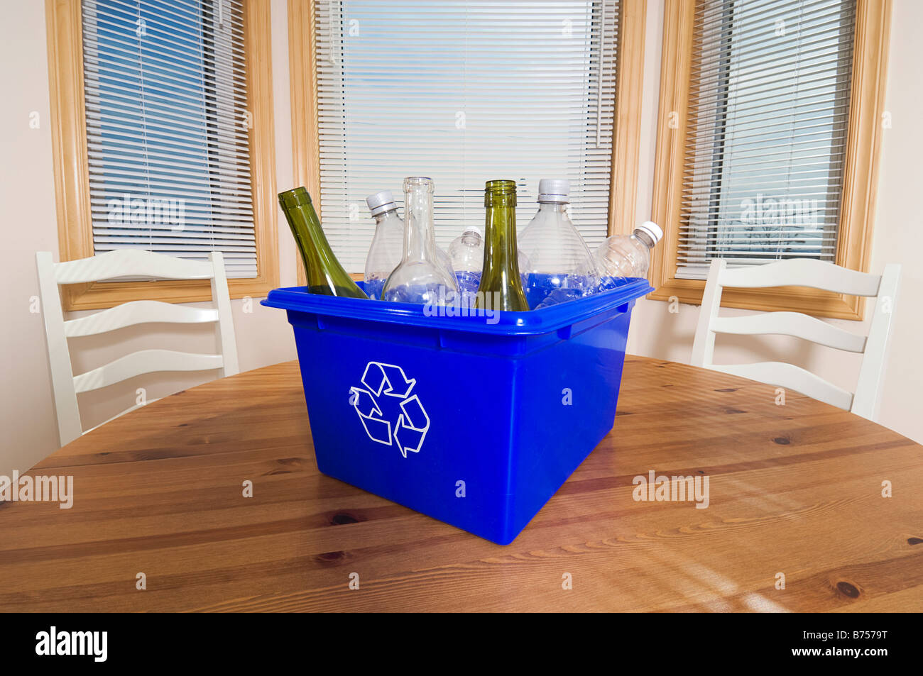Blue box recycling Stock Photo - Alamy
