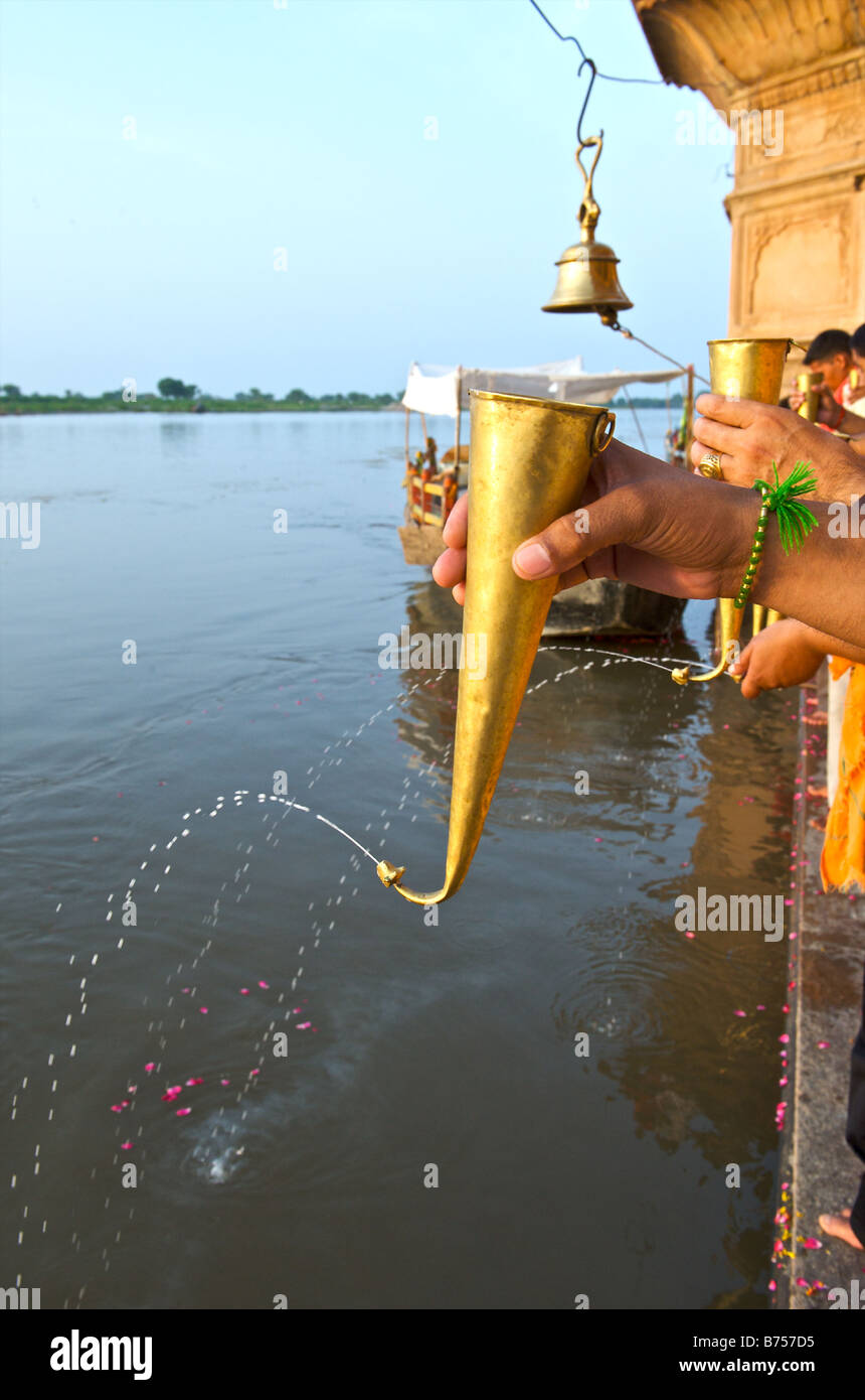 India Vrindavan a hindu ceremony at the holy river Yamuna Stock Photo ...