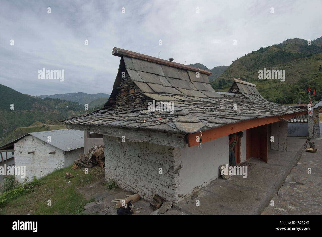 A HOUSE IN BALAG, SHIMLA Stock Photo - Alamy