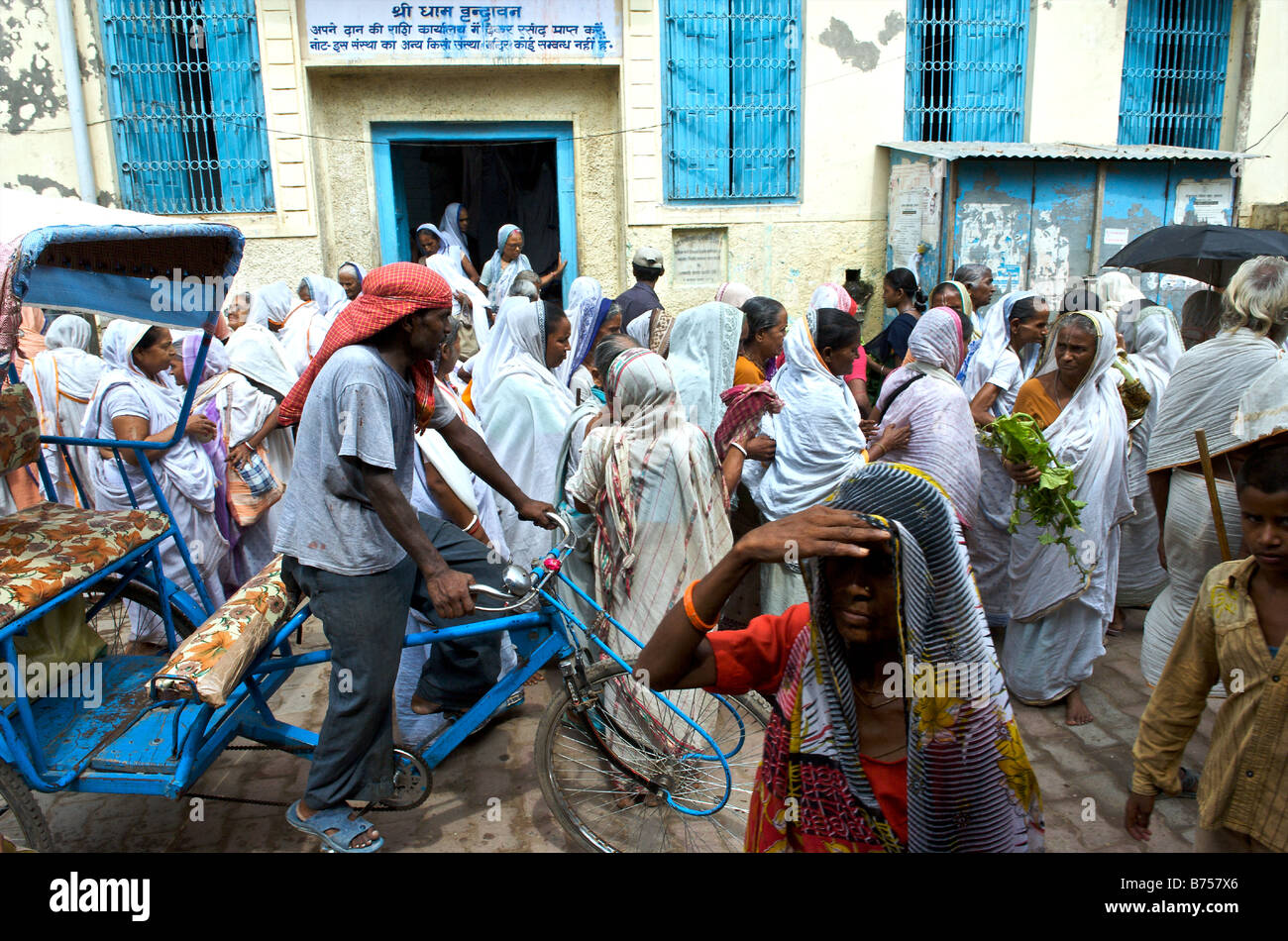 India Vrindavan the Sri Bagwan Bhajan Ashram for Widows Stock Photo - Alamy