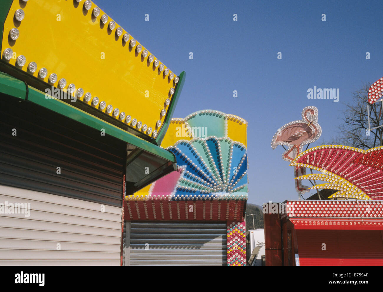 Closed down theme park hi-res stock photography and images - Alamy