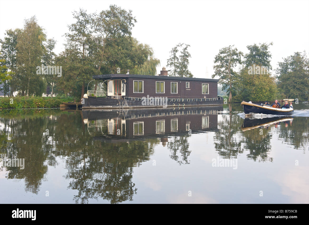 _activity boat hi-res stock photography and images - Alamy