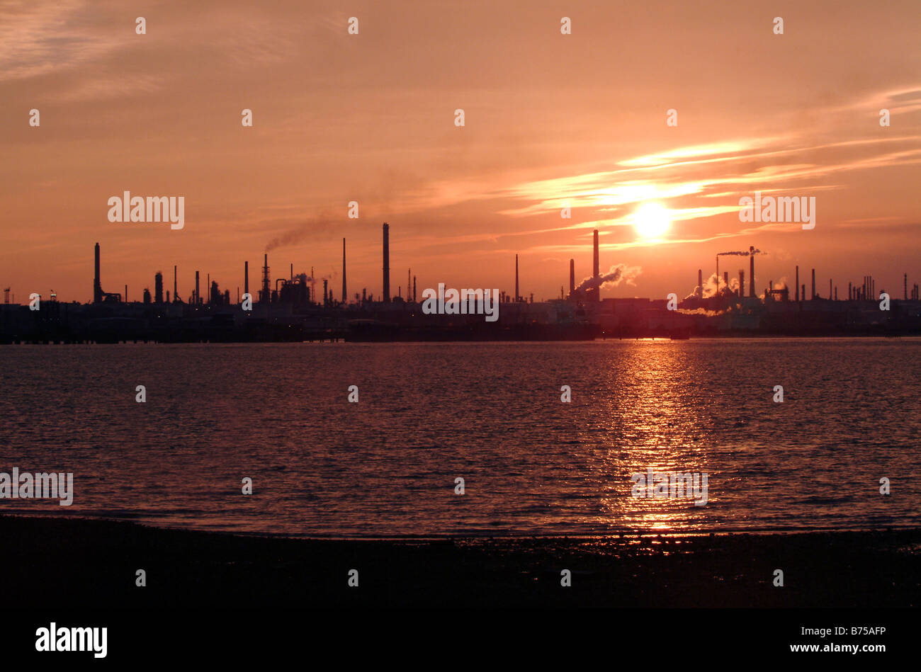 ExxonMobil Fawley oil refinery on Southampton Water, Hampshire, England ...