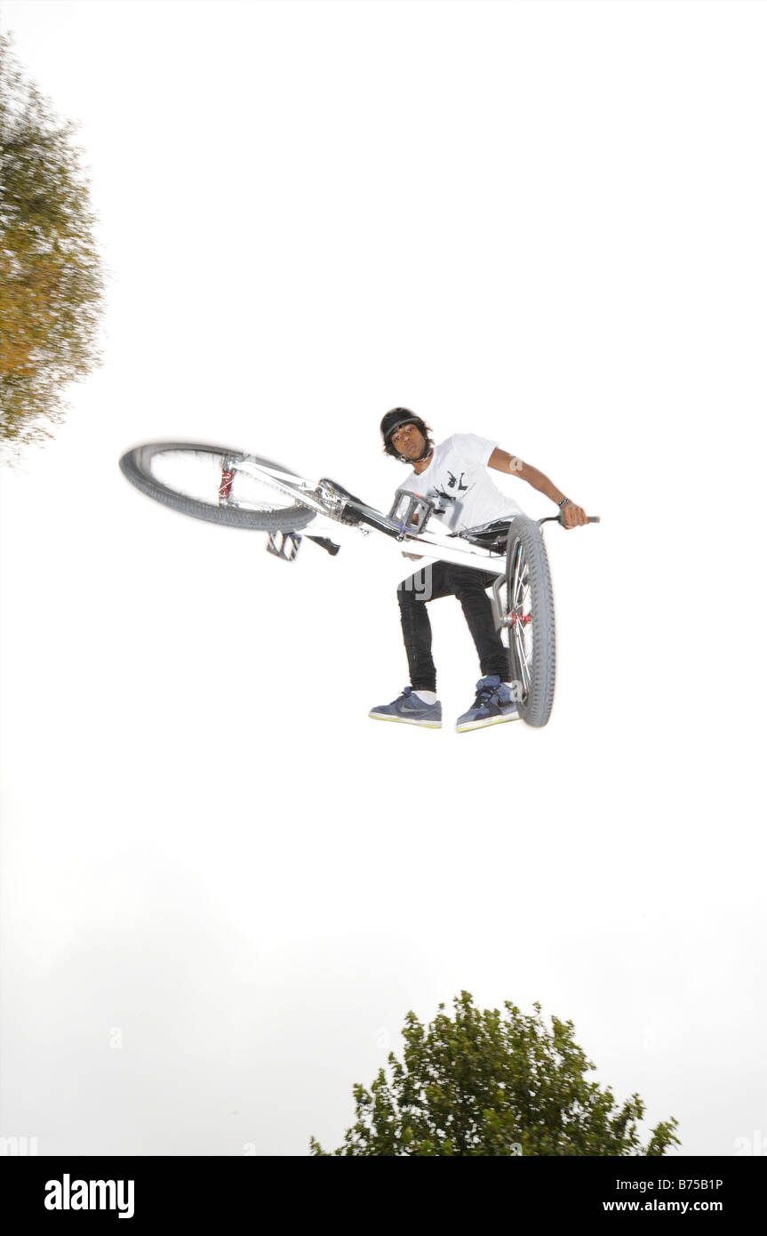 Acrobatic tricks hi-res stock photography and images - Alamy