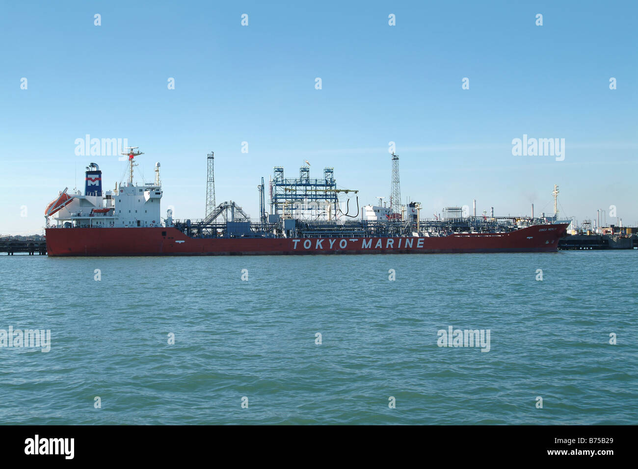 Marine Terminal at ExxonMobil Fawley oil refinery on Southampton Water ...