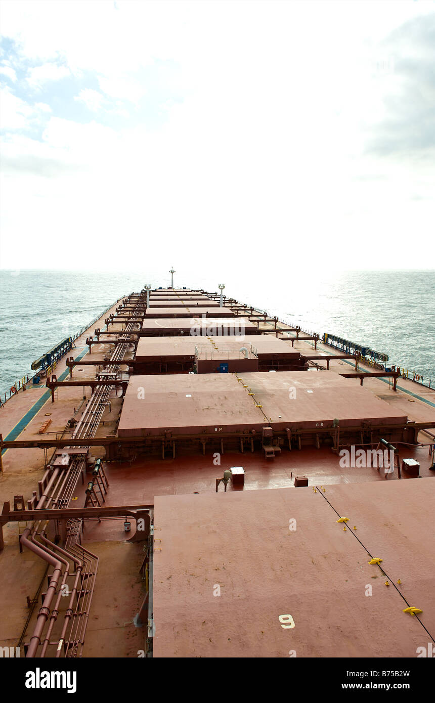 Bulk carrier ship on sea hi-res stock photography and images - Alamy