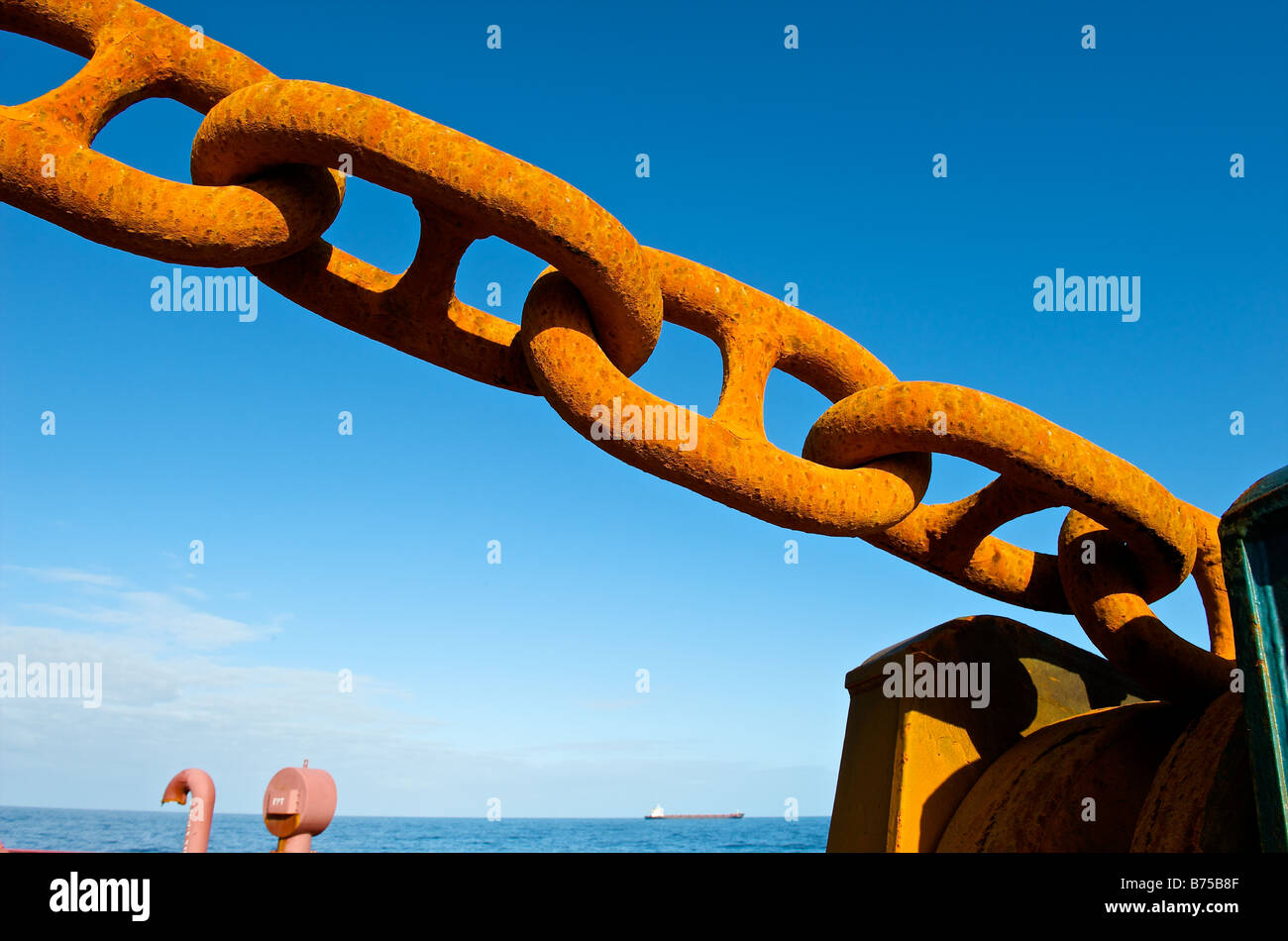 Solid chain used on deck of a bulk carrier Stock Photo - Alamy