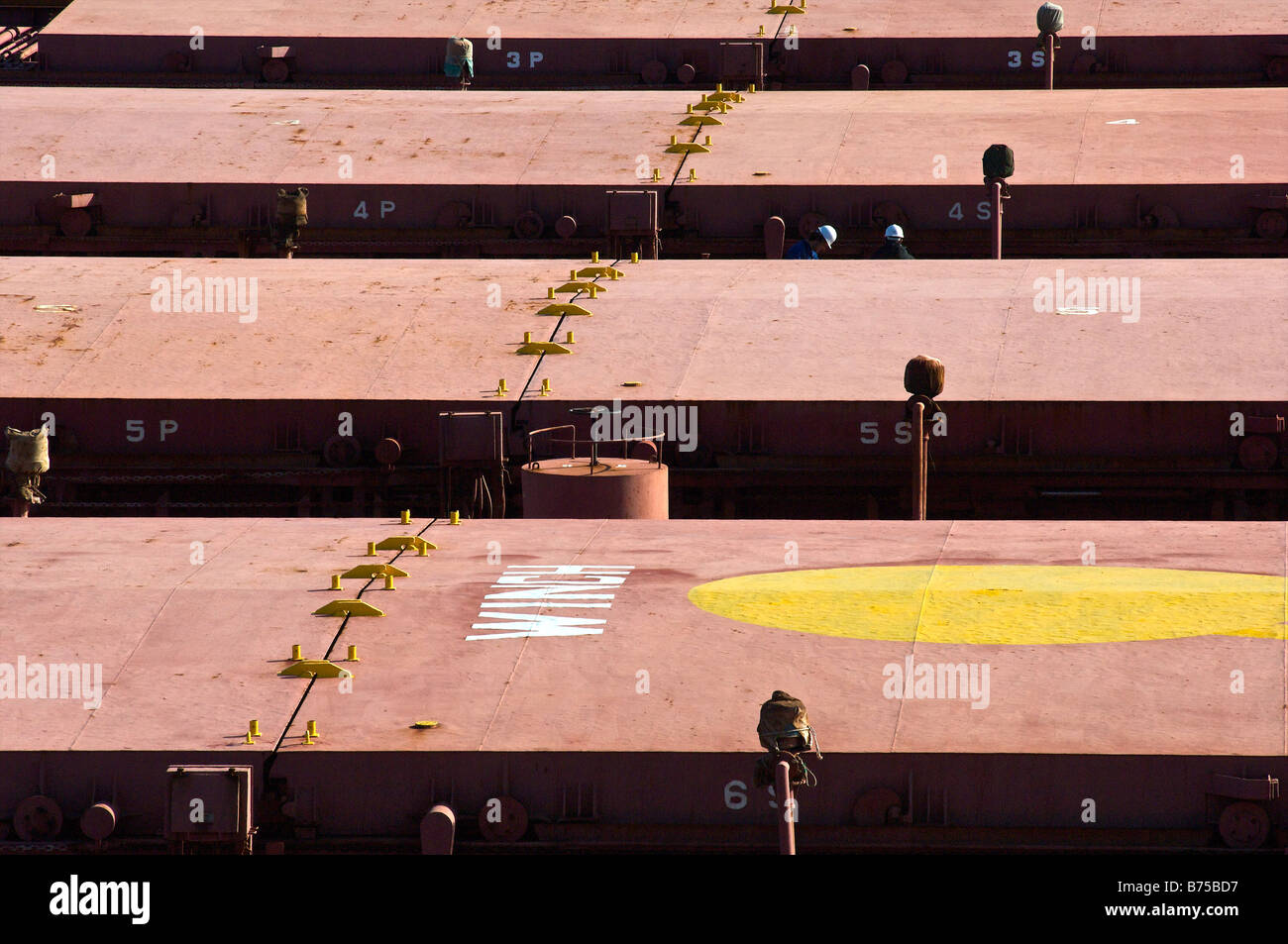 Crew deck of ship working hi-res stock photography and images - Alamy