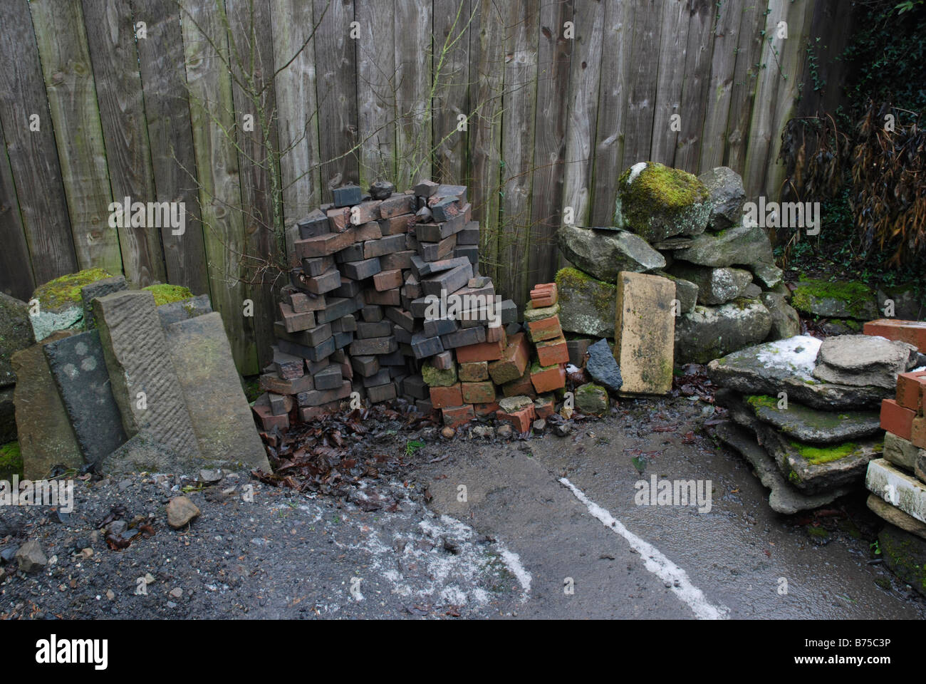 Rubble and brick hi-res stock photography and images - Alamy