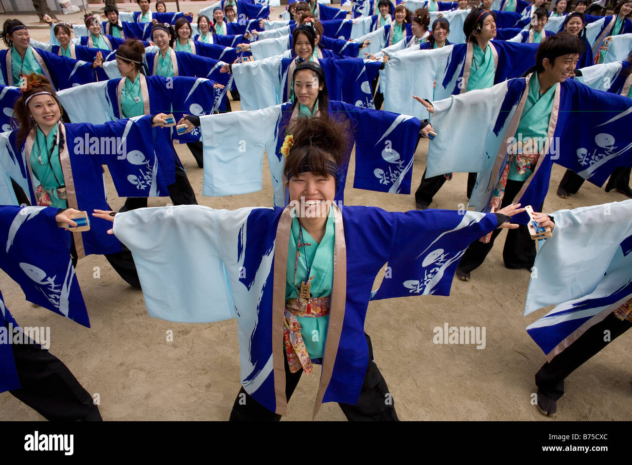 Female dancers japan hi-res stock photography and images - Alamy