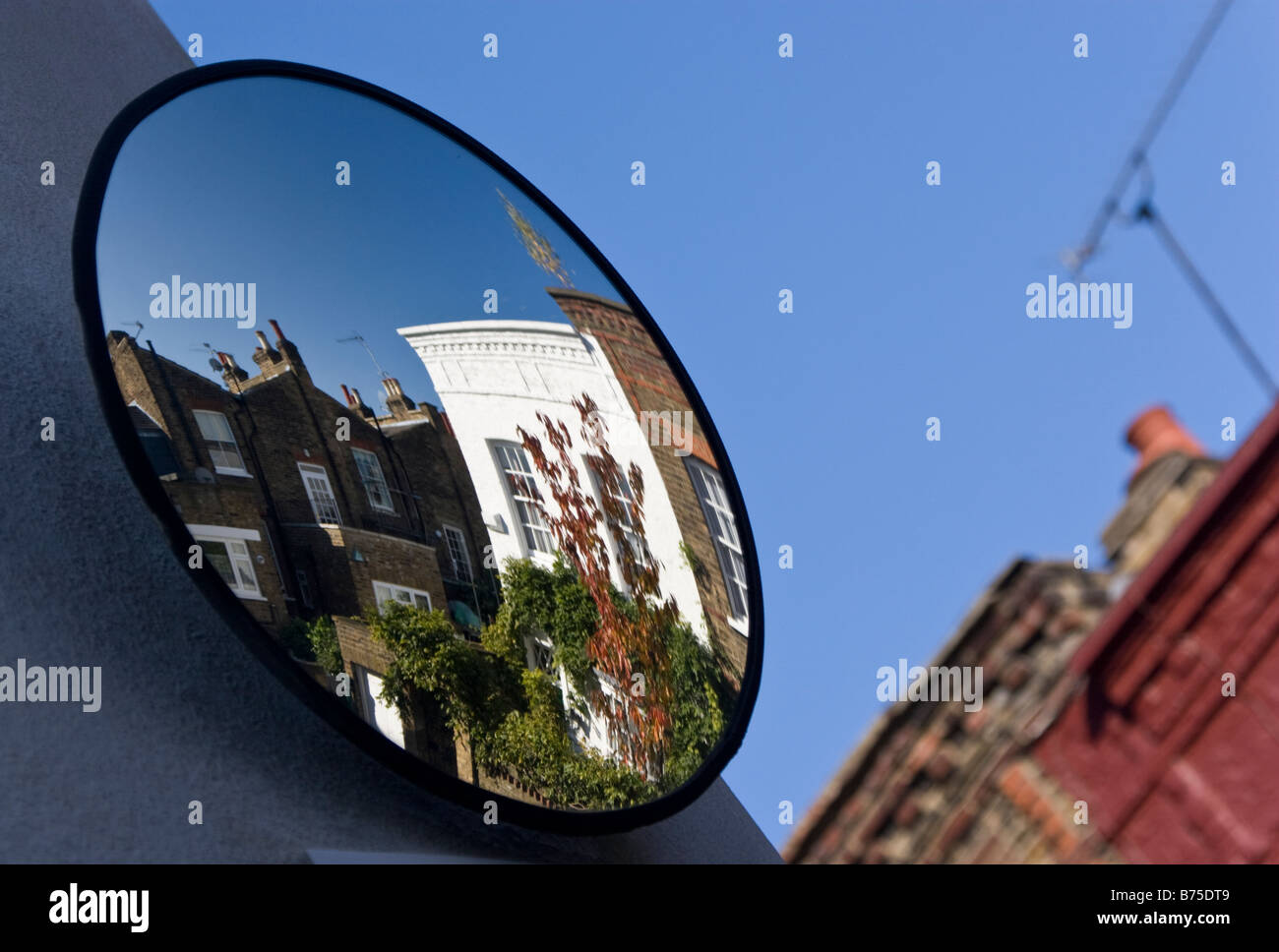 Parabolic mirror hi-res stock photography and images - Alamy