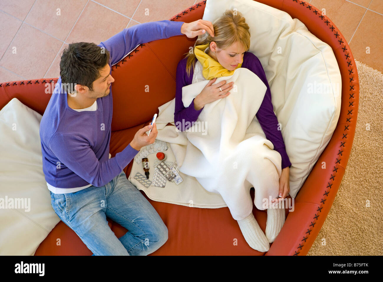 Frau mit einer erkaeltung woman hi-res stock photography and images - Alamy