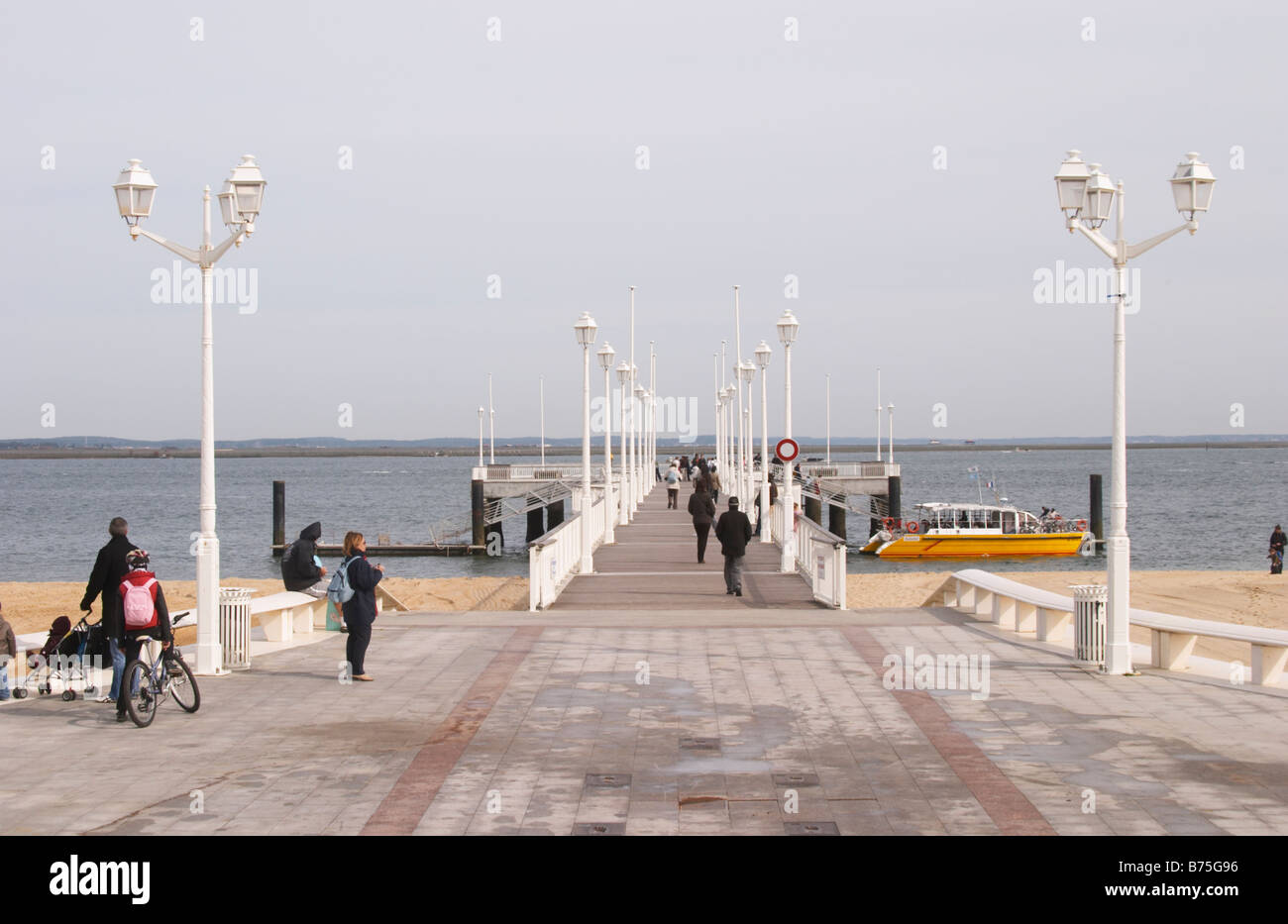 a pier arcachon bordeaux france Stock Photo - Alamy