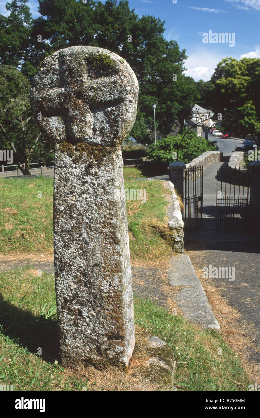 Celtic cross at St Nonna's Church, Altarnun, Cornwall Stock Photo - Alamy