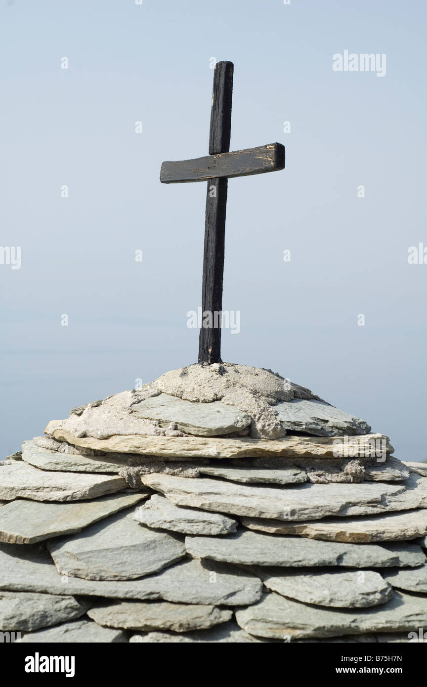 cross on rooftop Stock Photo - Alamy