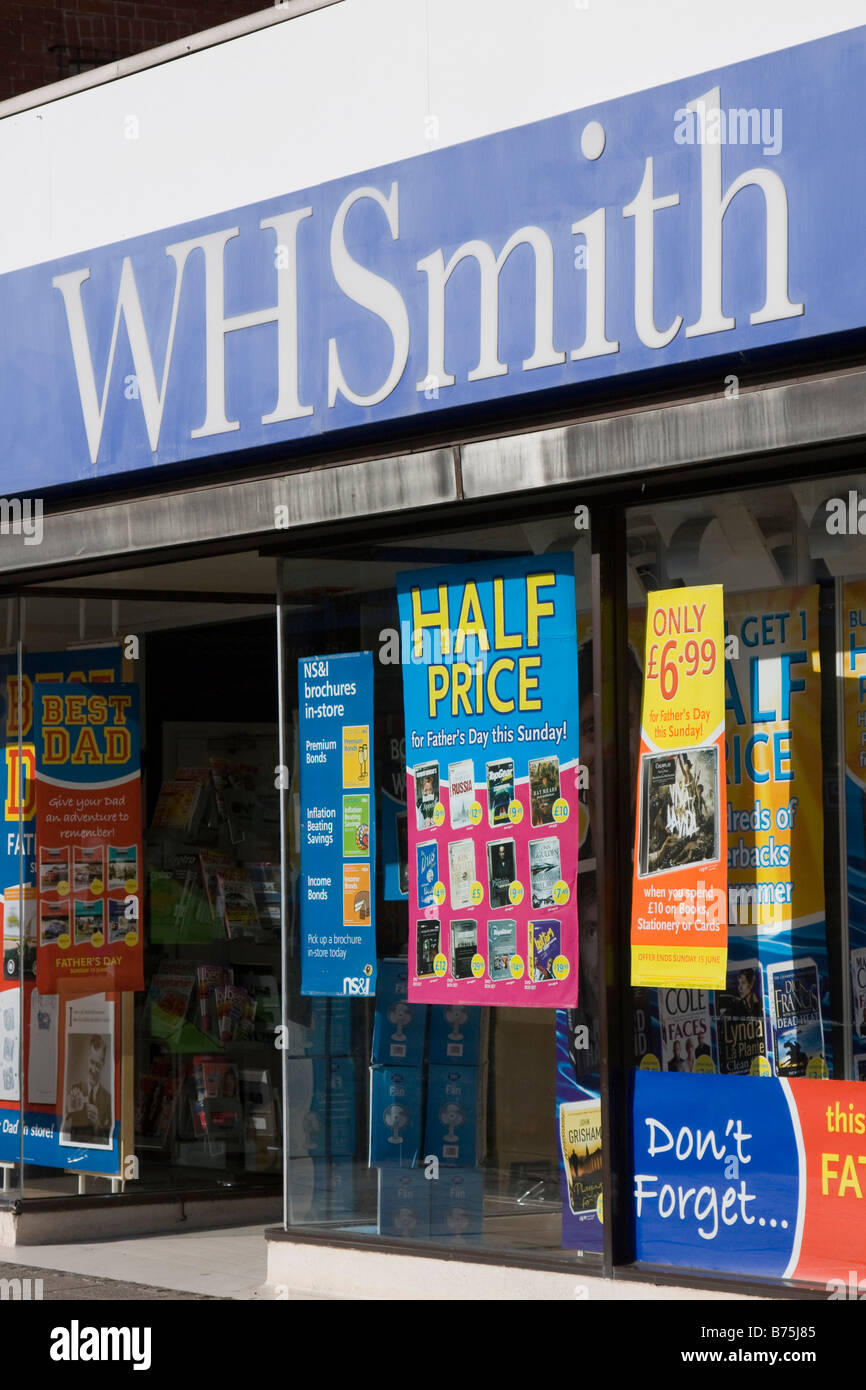 W h smith shops hi-res stock photography and images - Alamy