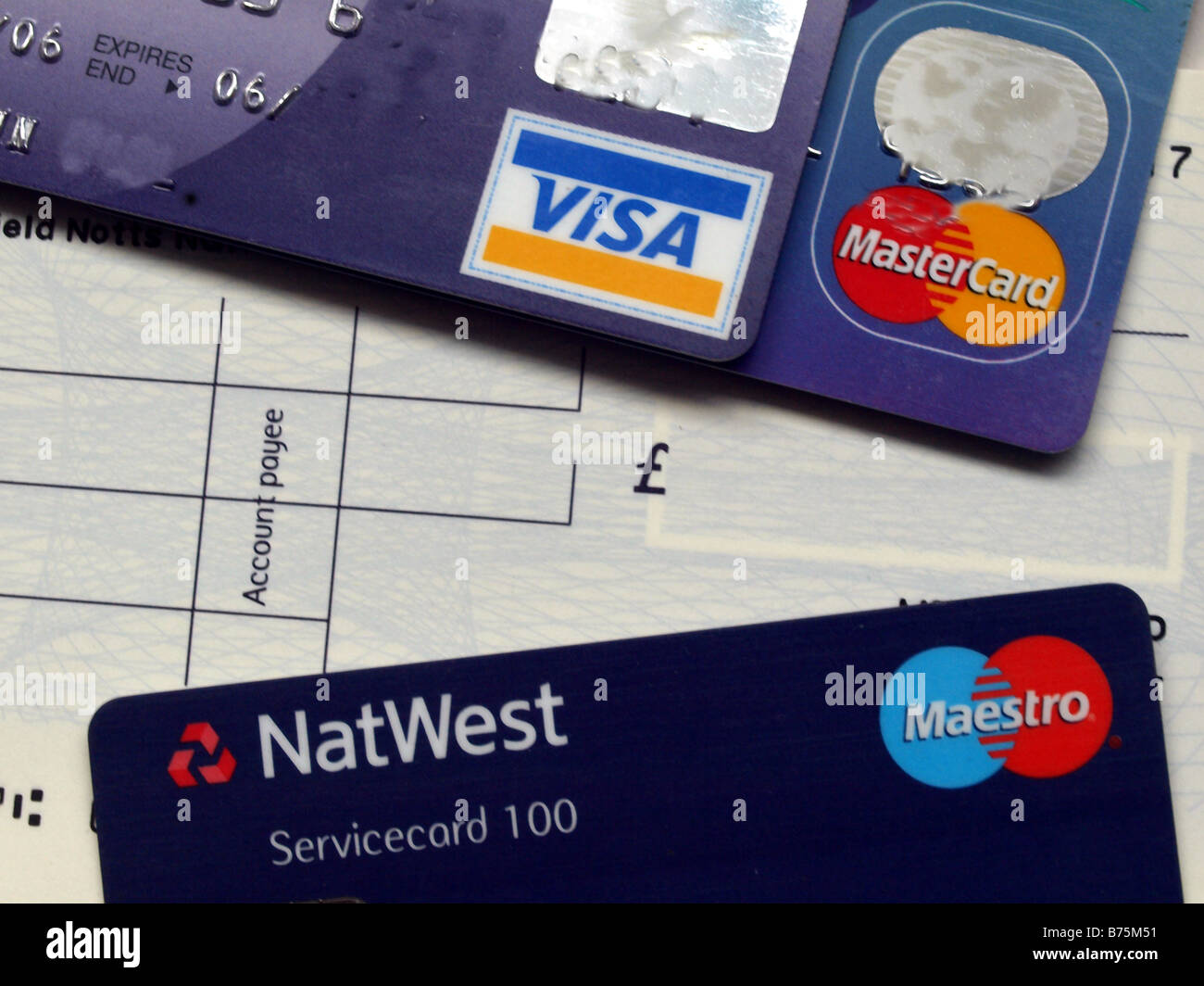 Cheque credit card hi-res stock photography and images - Alamy