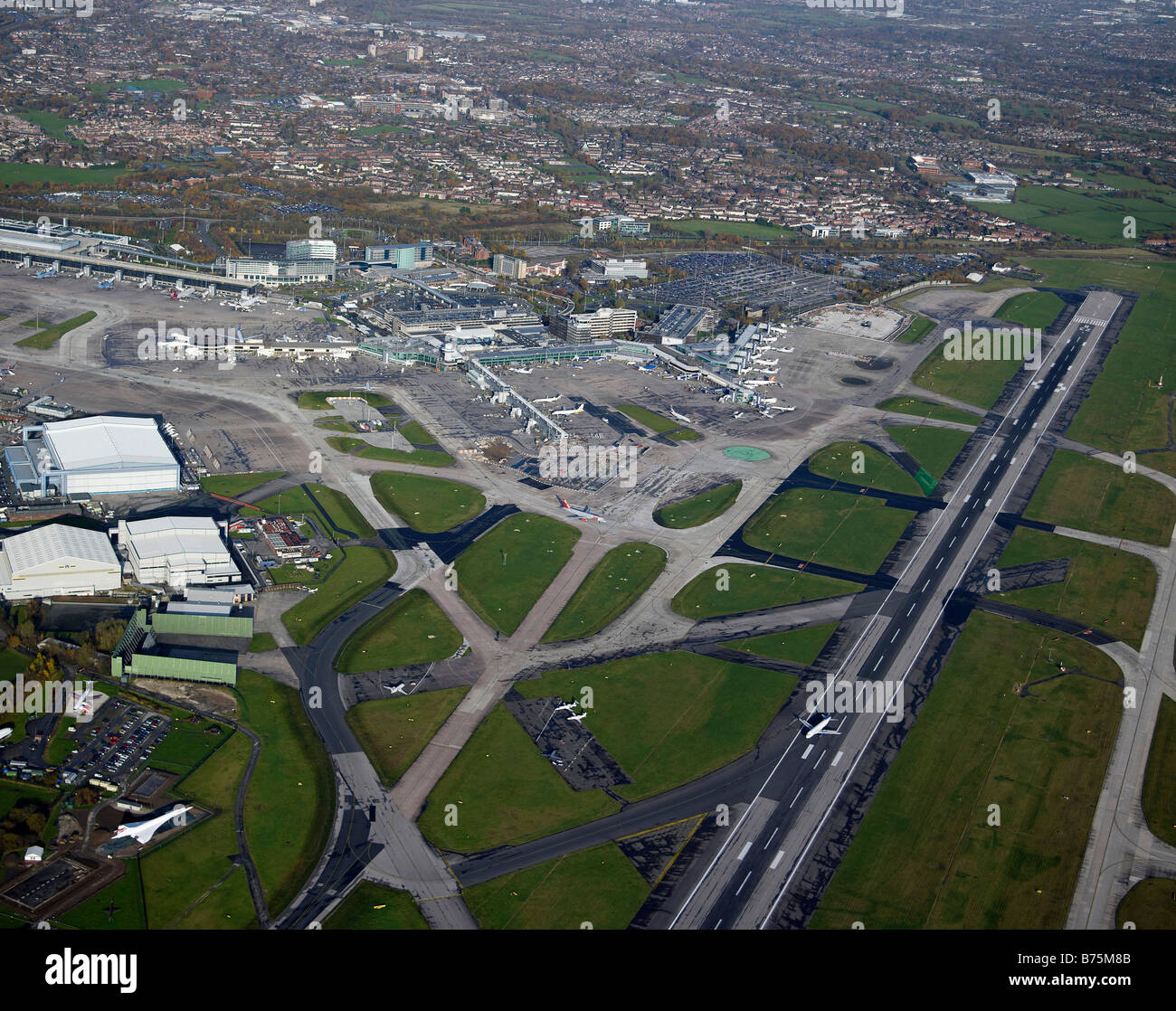 Aerial view manchester airport uk hi-res stock photography and images ...