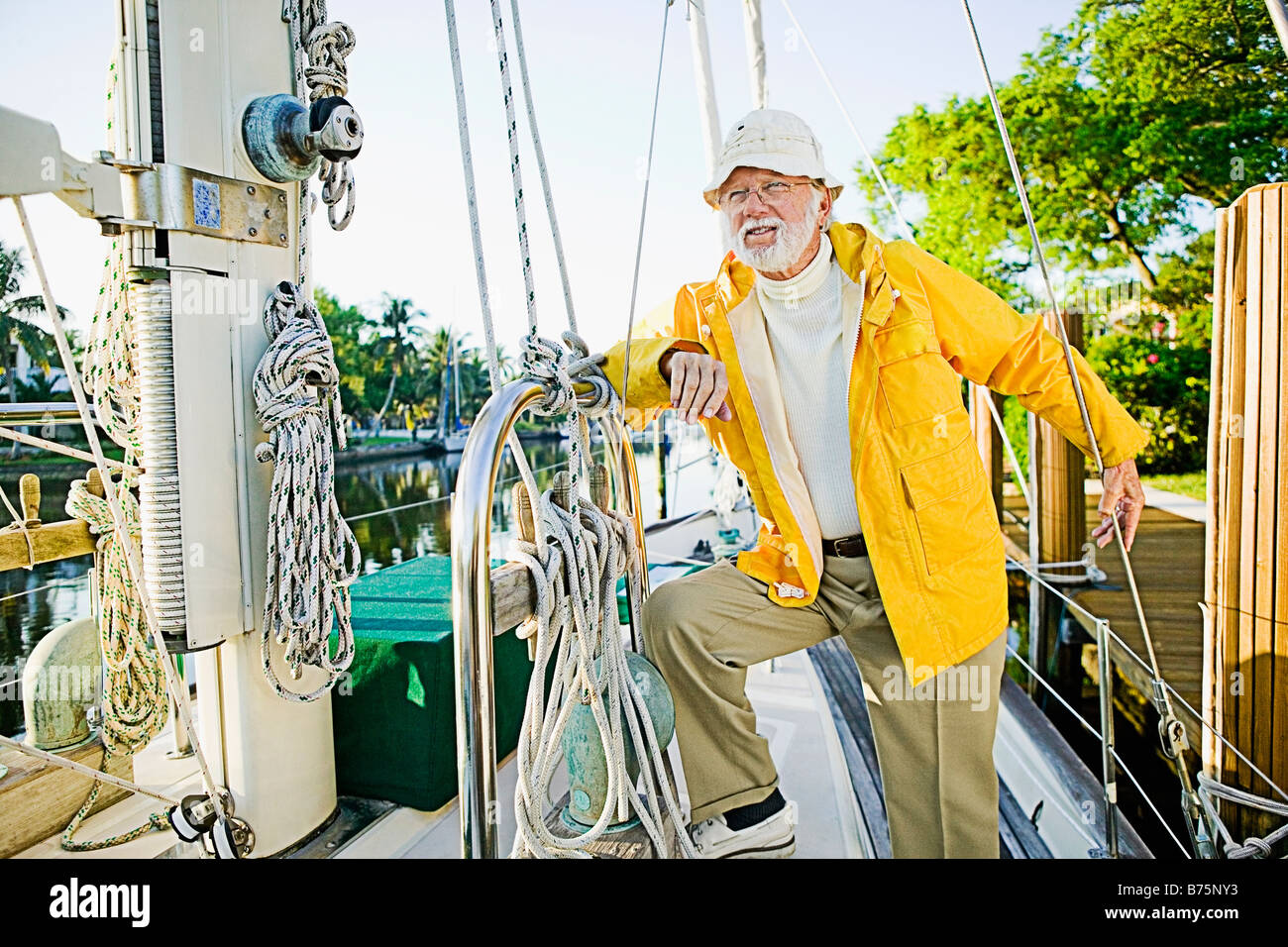 People on ship 70s hi-res stock photography and images - Alamy