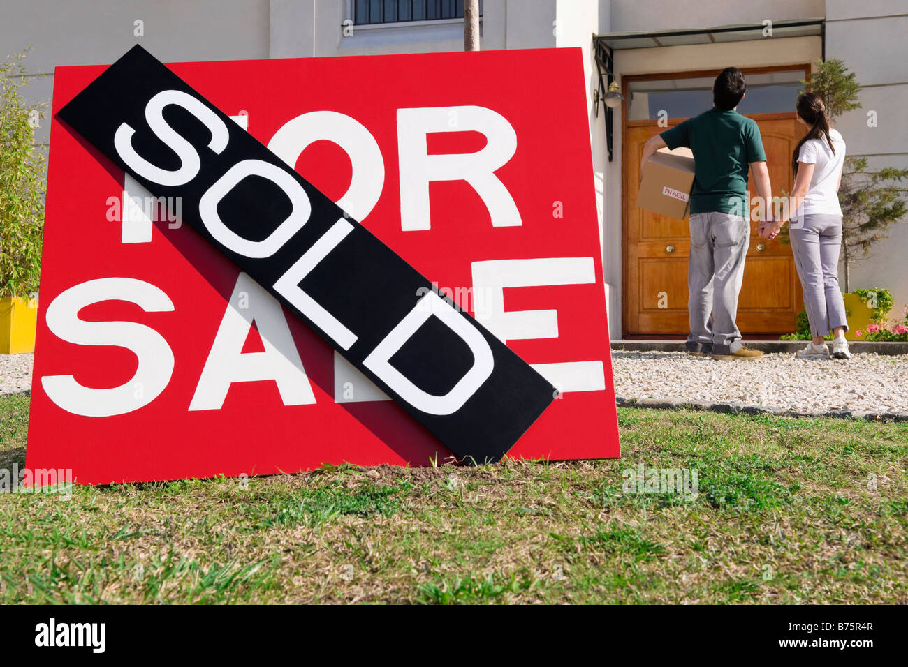 Home sold board hi-res stock photography and images - Alamy