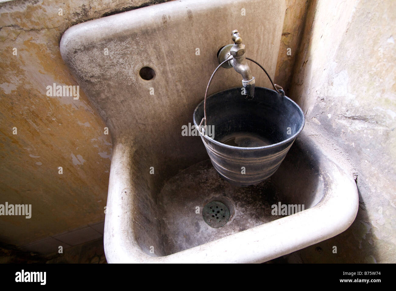Bucket tap hi-res stock photography and images - Alamy