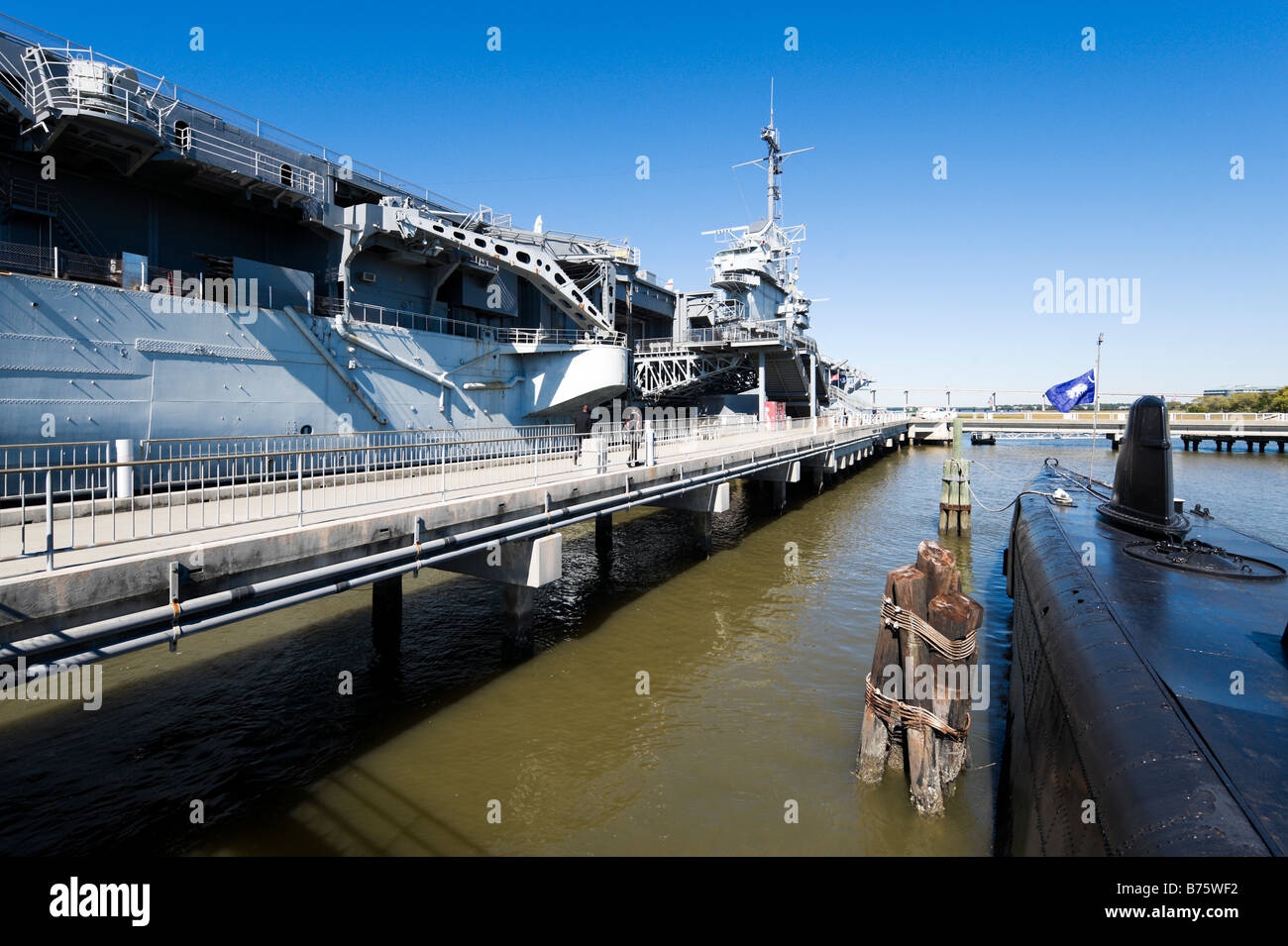 The USS Yorktown aircraft carrier from the submarine USS Clamagore ...