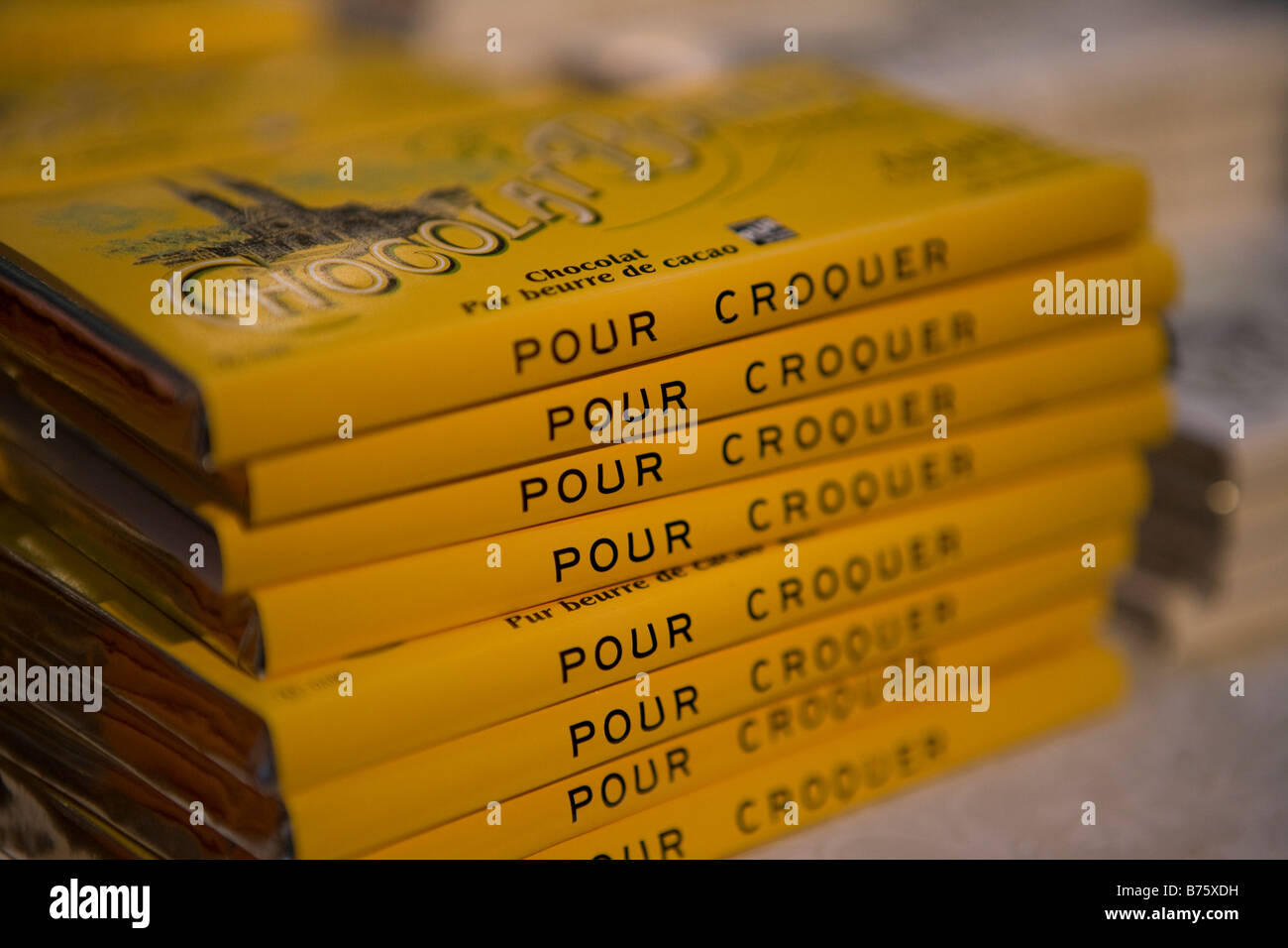 chocolate pour croquer Stock Photo - Alamy