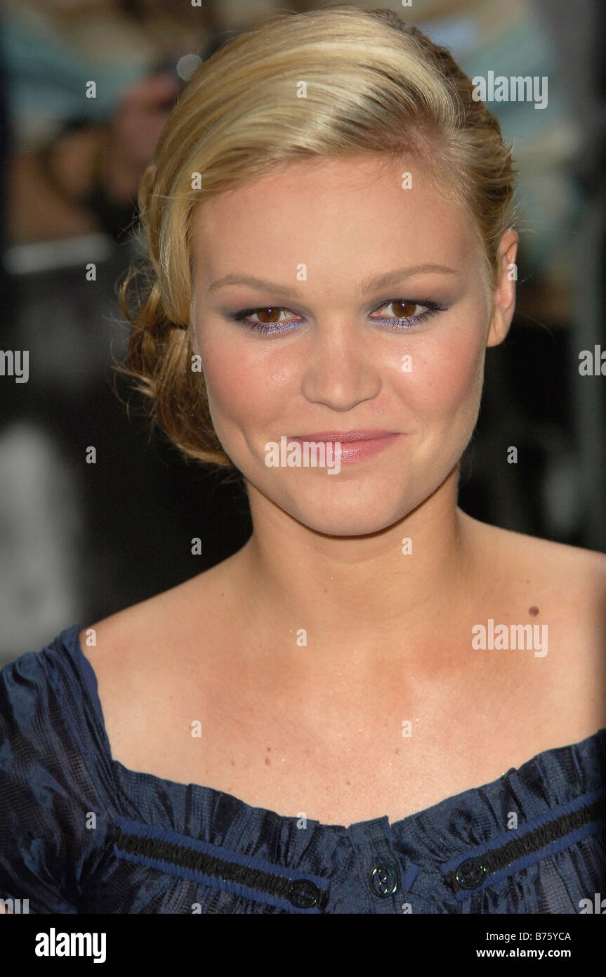 Julia Stiles Blue Eyes