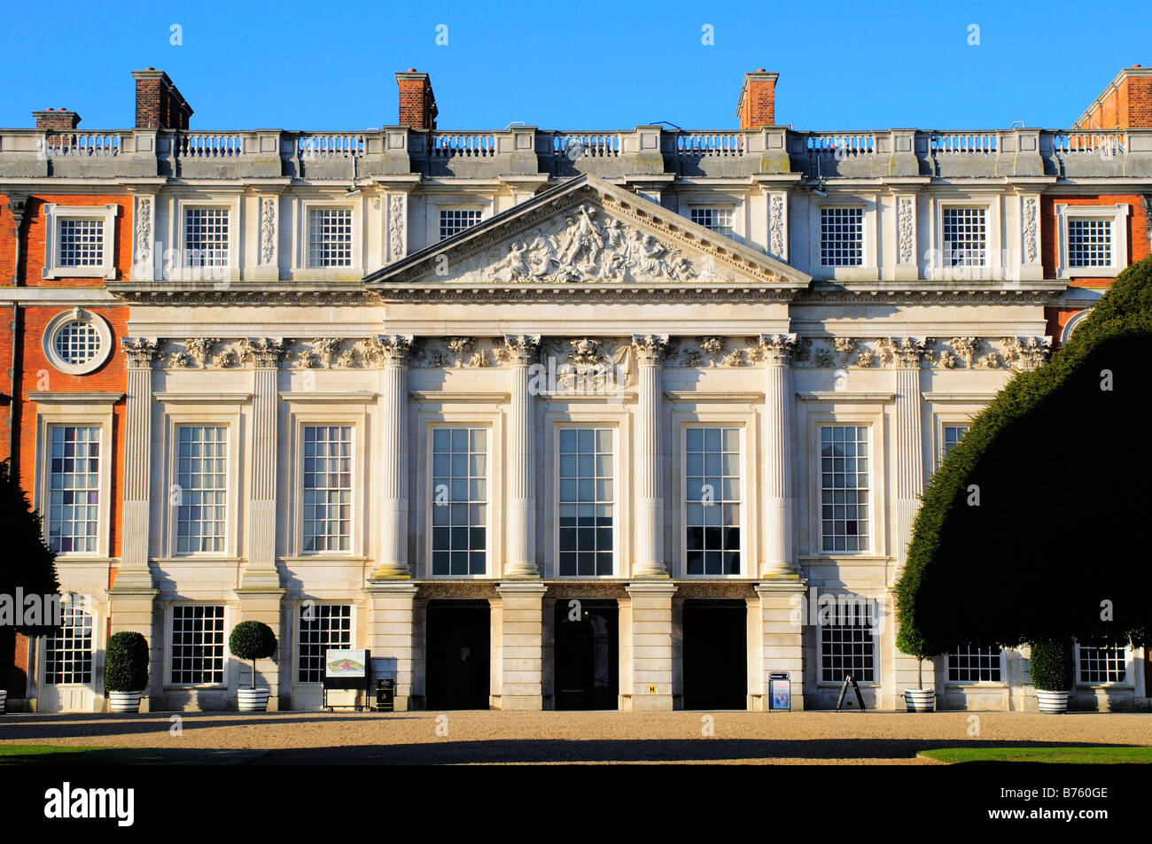 Surrey england architecture hi-res stock photography and images - Alamy