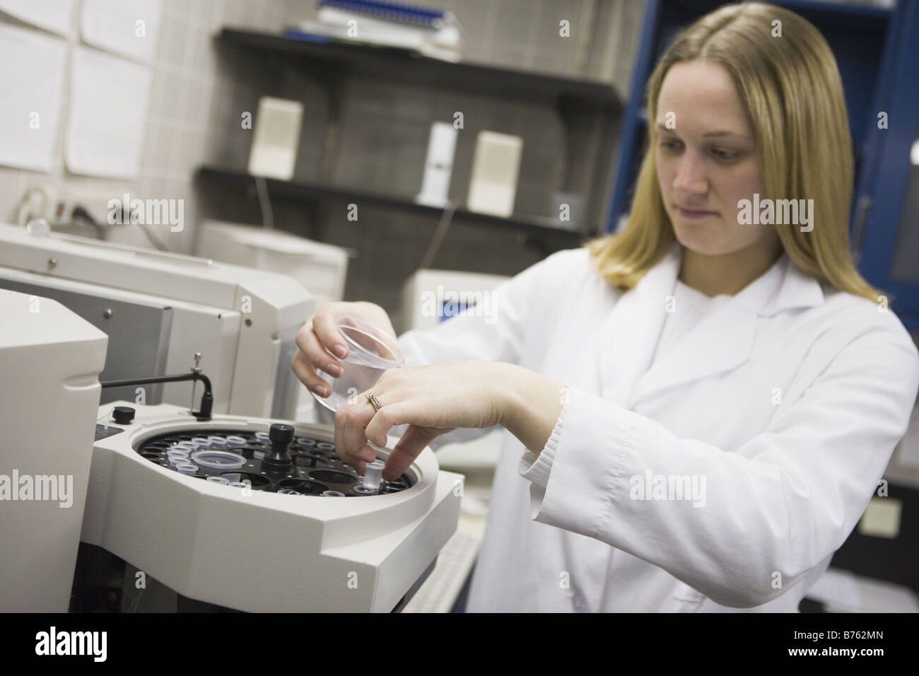 Autosampler scientist hi-res stock photography and images - Alamy