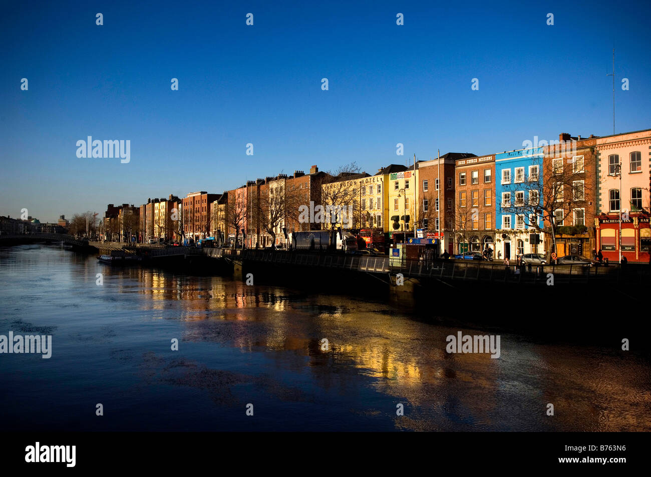 The Quays Temple Bar Dublin Ireland Stock Photo - Alamy