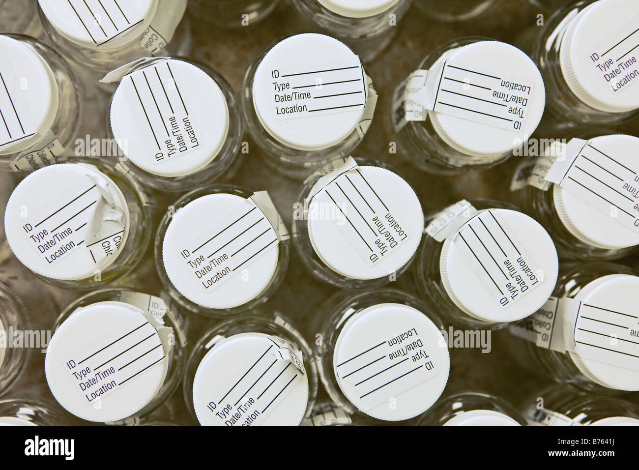 Laboratory glass beaker hi-res stock photography and images - Alamy