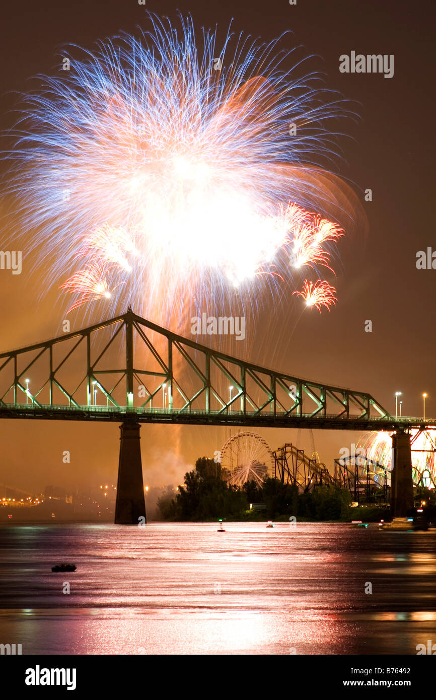 Fireworks la ronde montreal canada hi-res stock photography and images ...