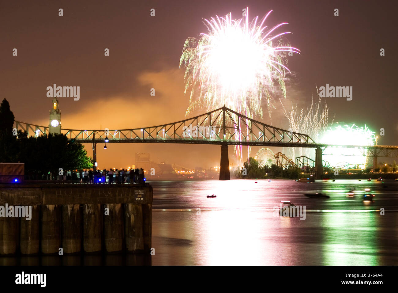 Fireworks la ronde montreal canada hi-res stock photography and images ...