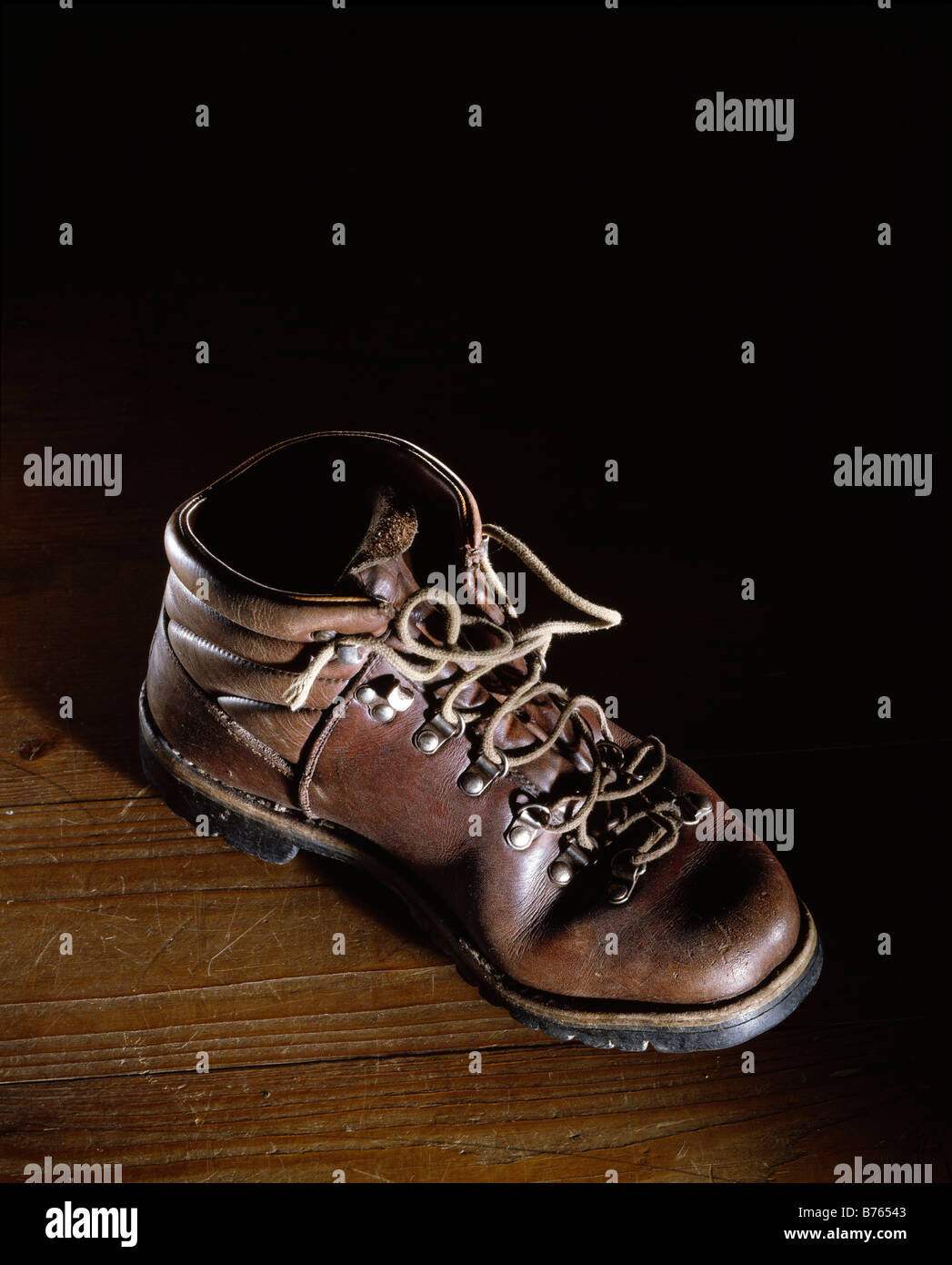 old mountain boot Stock Photo - Alamy