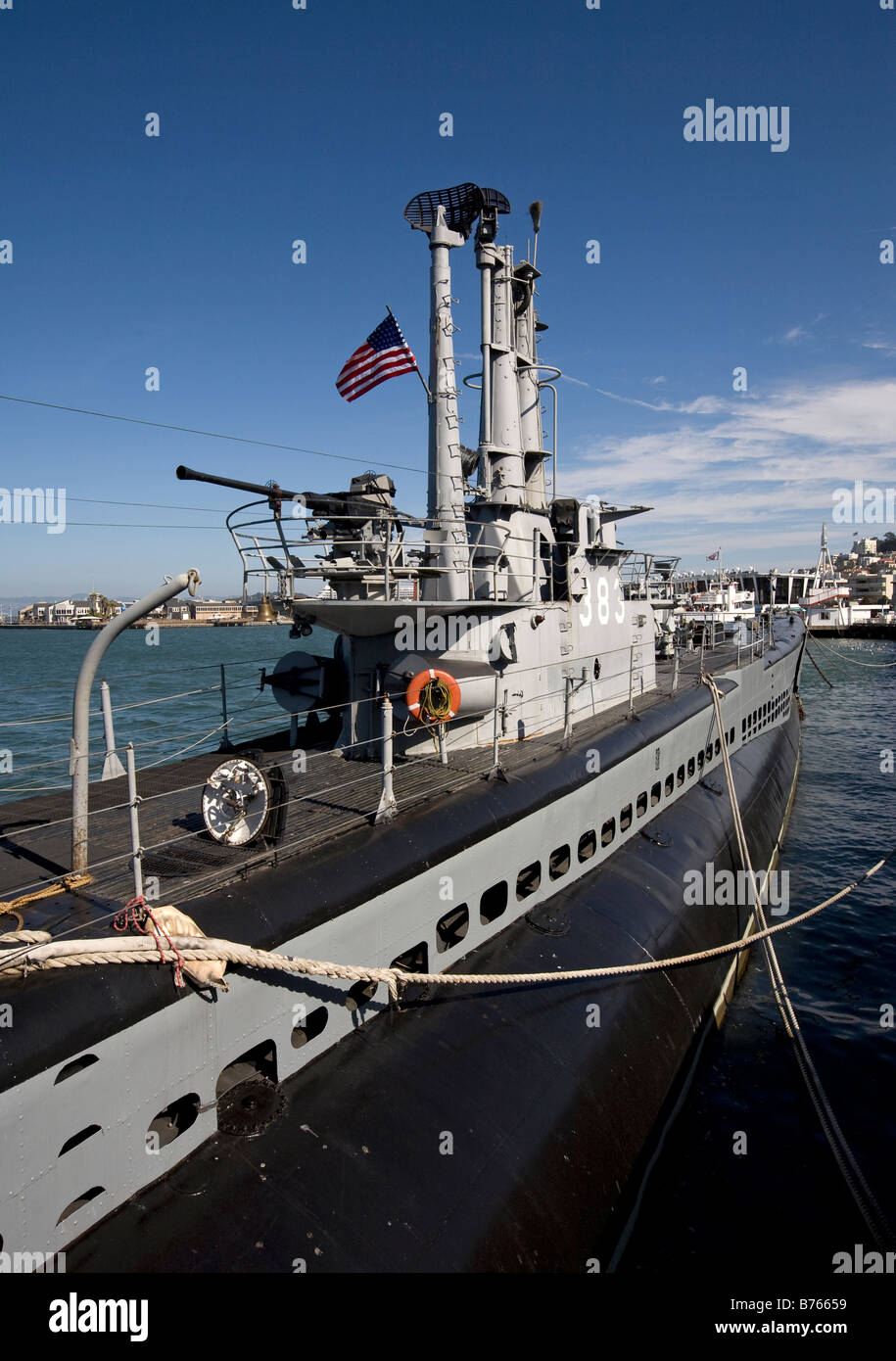 4-inch (102 mm) 50 caliber deck gun aboard USS Pampanito Stock Photo ...