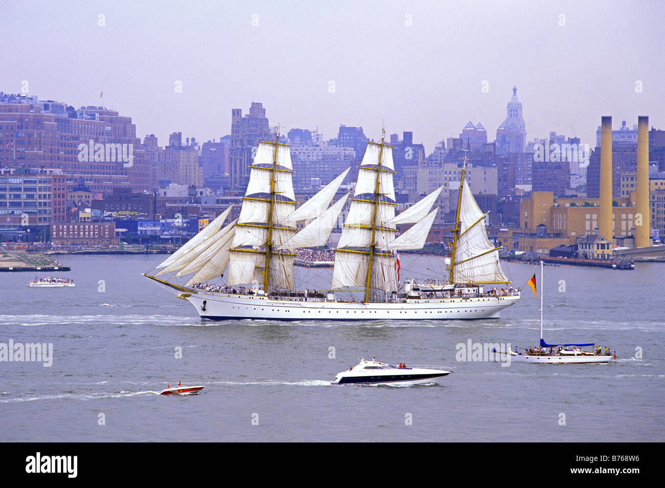 Tall Ships Sail Along The Hudson, OpSail, July 4, 2000, New York Stock ...