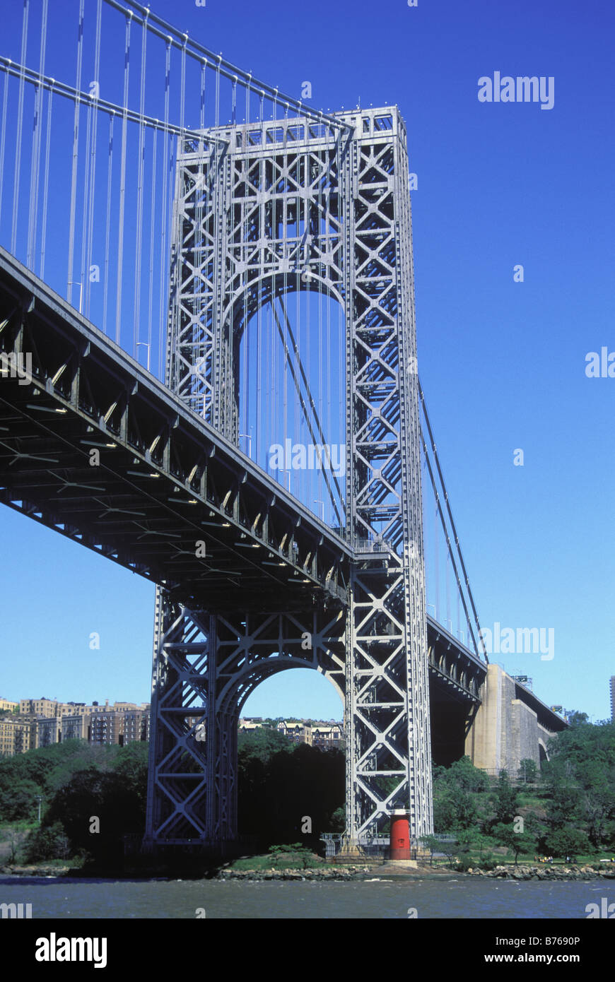 George Washington Bridge, Little Red Lighthouse, from Circle Line, New ...