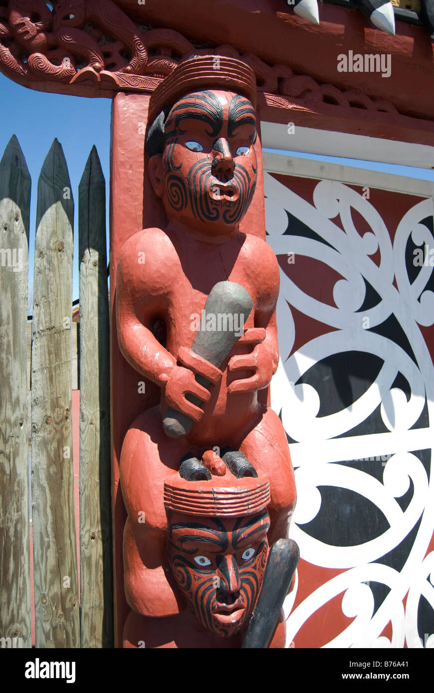 Te Amorangi Gateway Maori carving, Ngā Hau e Whā National Marae, Pages ...