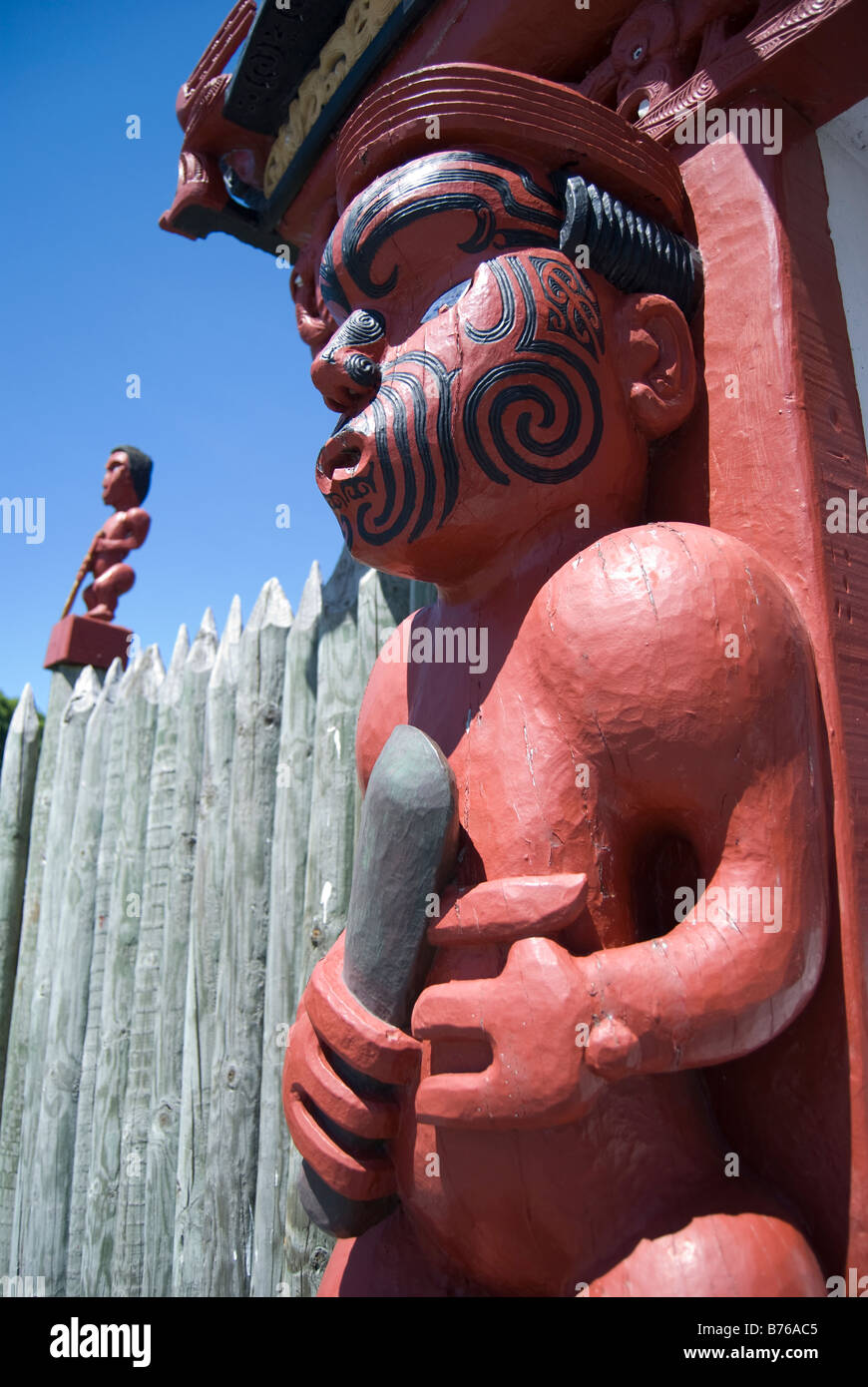 Te Amorangi Gateway Maori carving, Ngā Hau e Whā National Marae, Pages ...