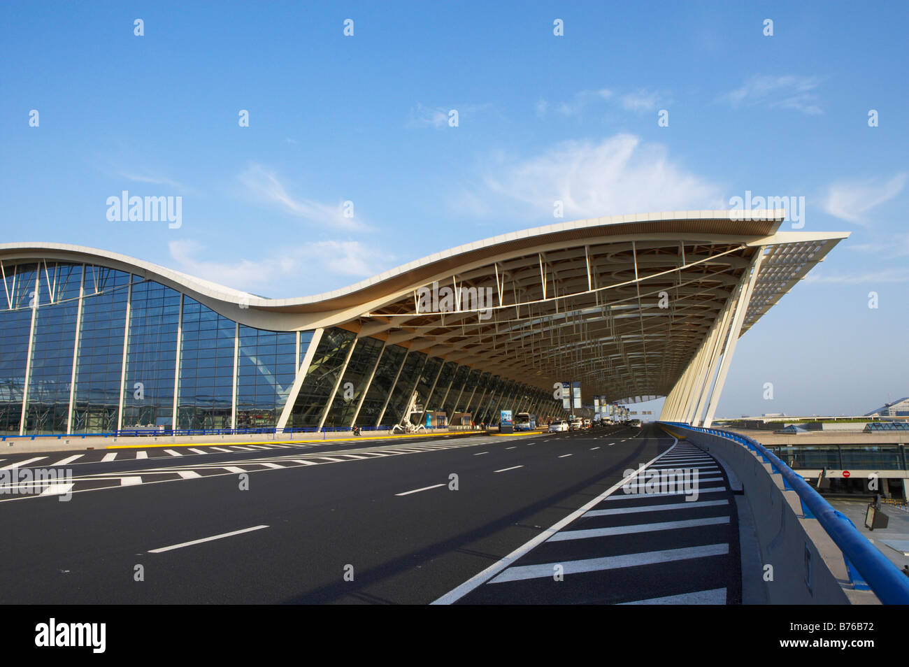 Shanghai pudong airport hi-res stock photography and images - Alamy
