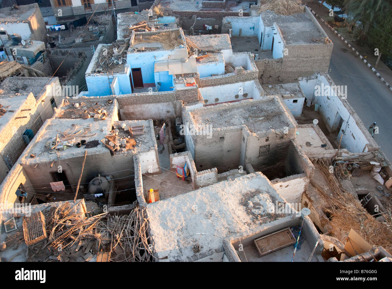 Houses at opposite bank hi-res stock photography and images - Alamy