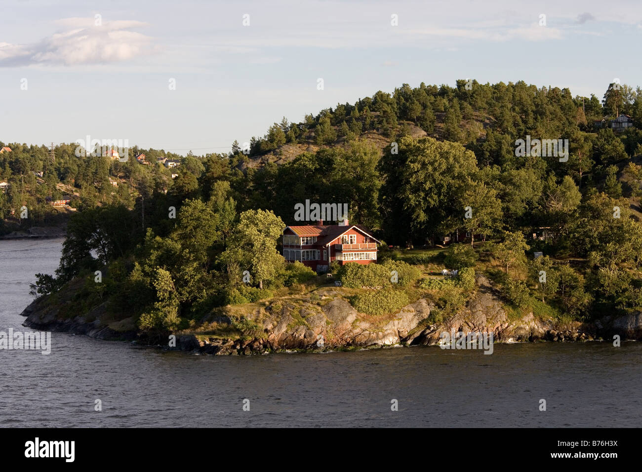 Cliff skerry hi-res stock photography and images - Alamy
