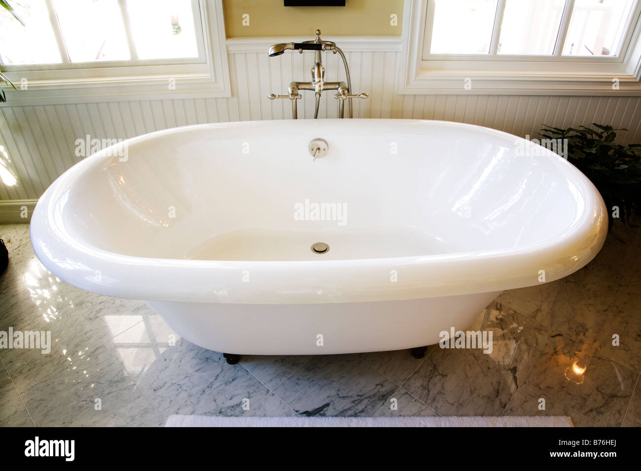 High angle view of freestanding bathtub Stock Photo - Alamy