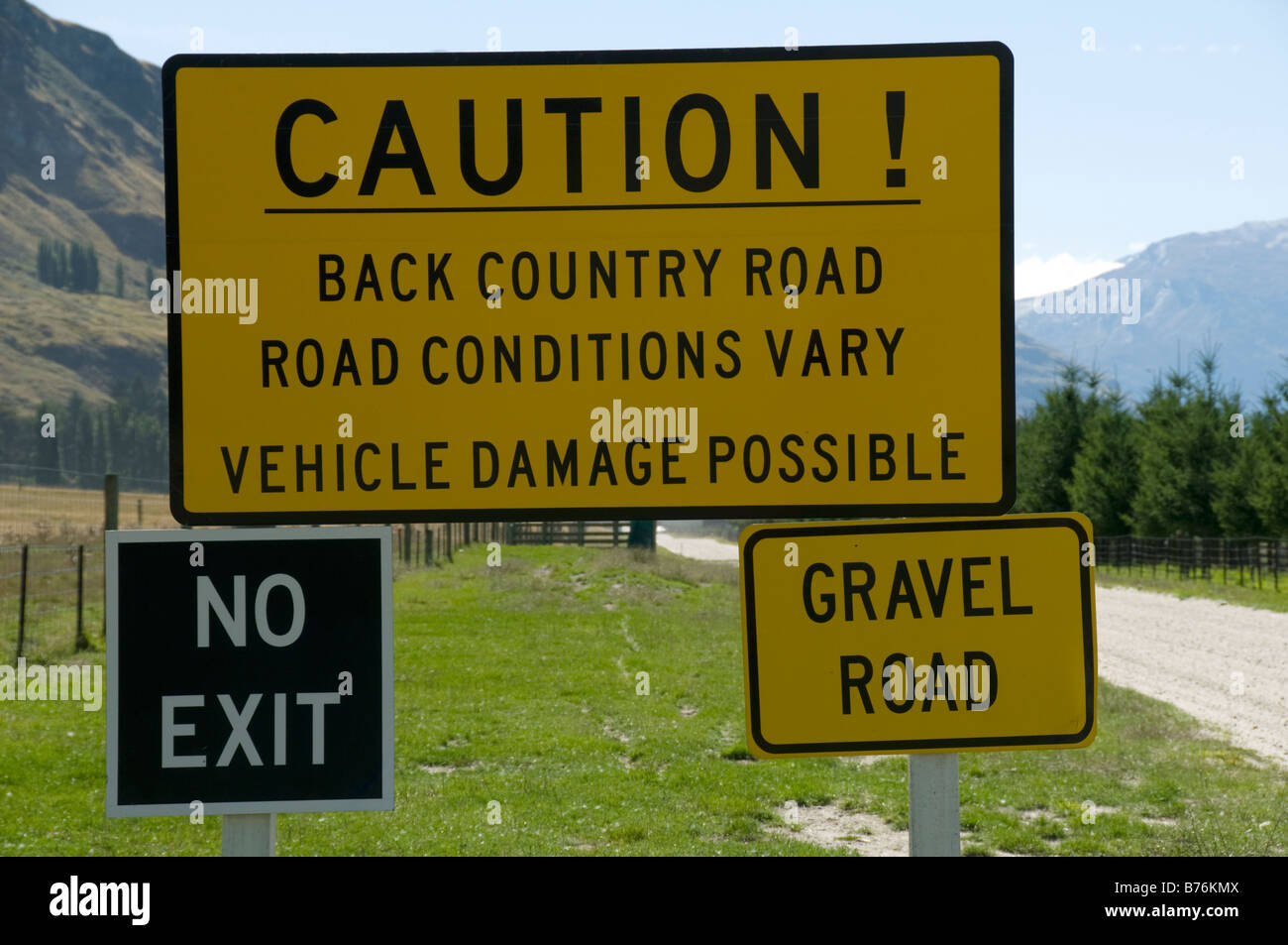 Country road sign hi-res stock photography and images - Alamy