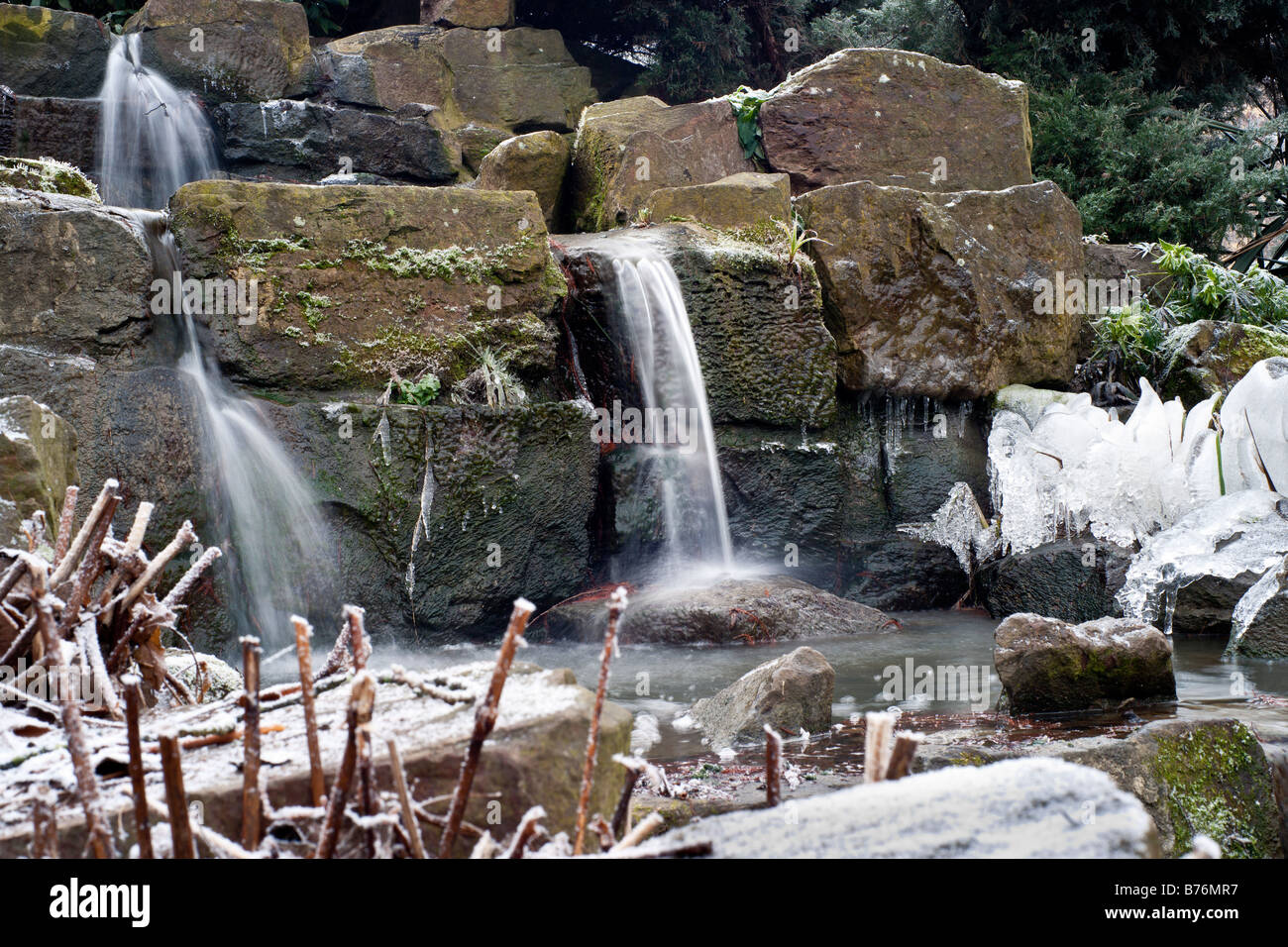 Waterfall england winter hi-res stock photography and images - Alamy