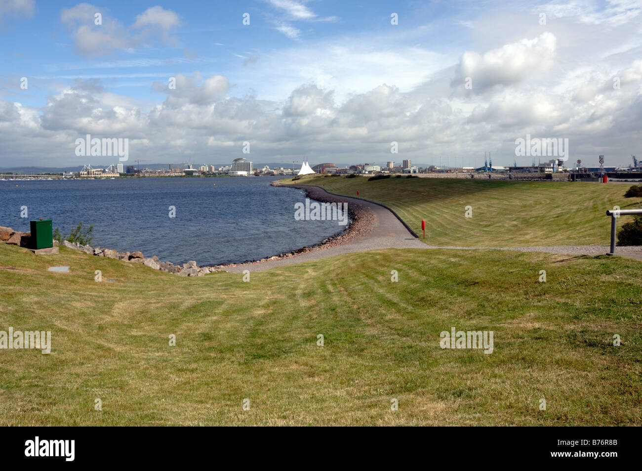 Cardiff bay barrage hi-res stock photography and images - Alamy